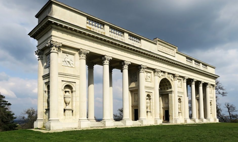 Kolonáda na Reistně